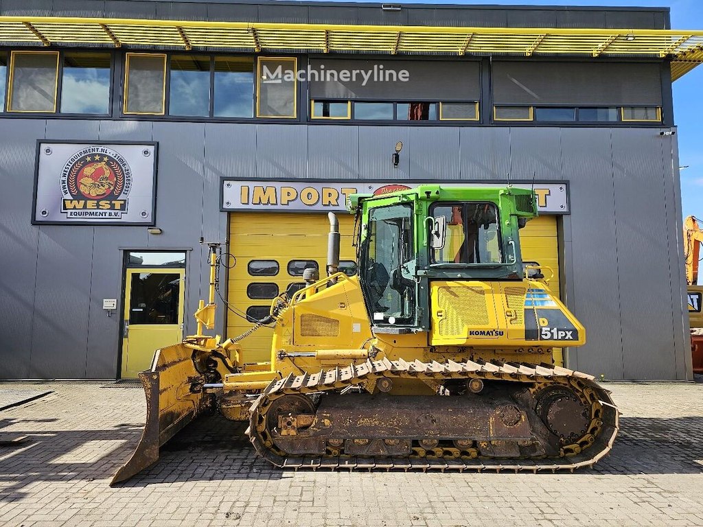 Komatsu D51PX-22 buldožer