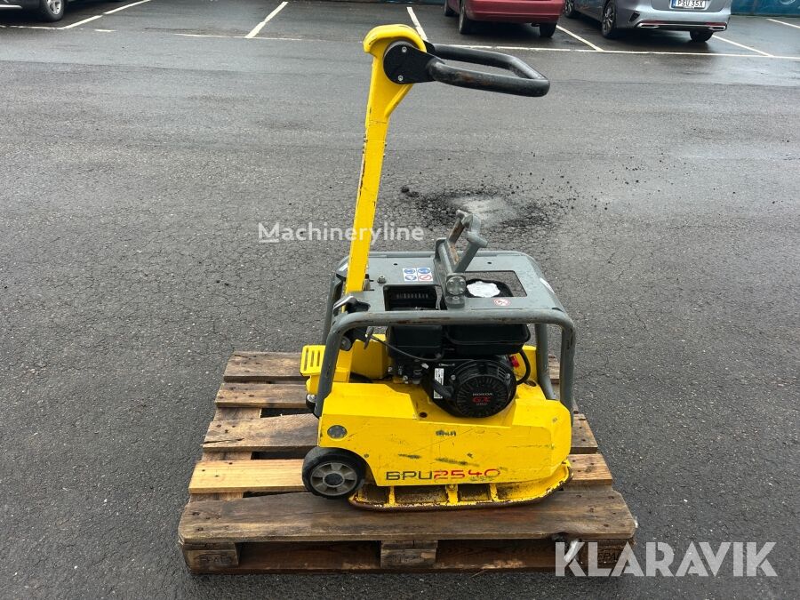 Prodaje se Wacker Neuson BPU2540A vibro ploču na aukciji