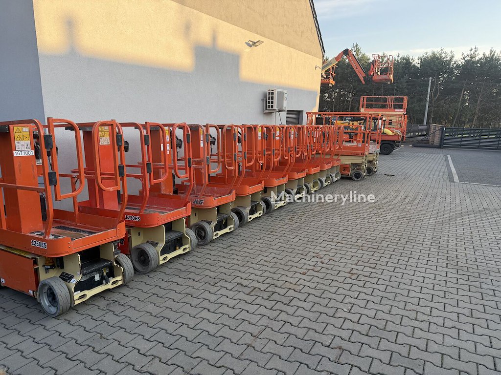 JLG 1230 jarbolna penjajuća platforma