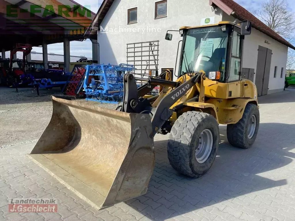 Volvo L 30b PRO prednji utovarivač