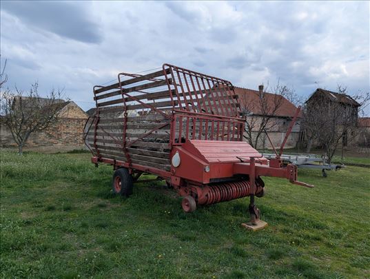 SIP Pionir 17 - Samoutovarna Prikolica za Seno