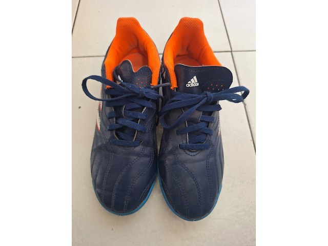 patike Adidas  za fudbal 36 gaziste 22