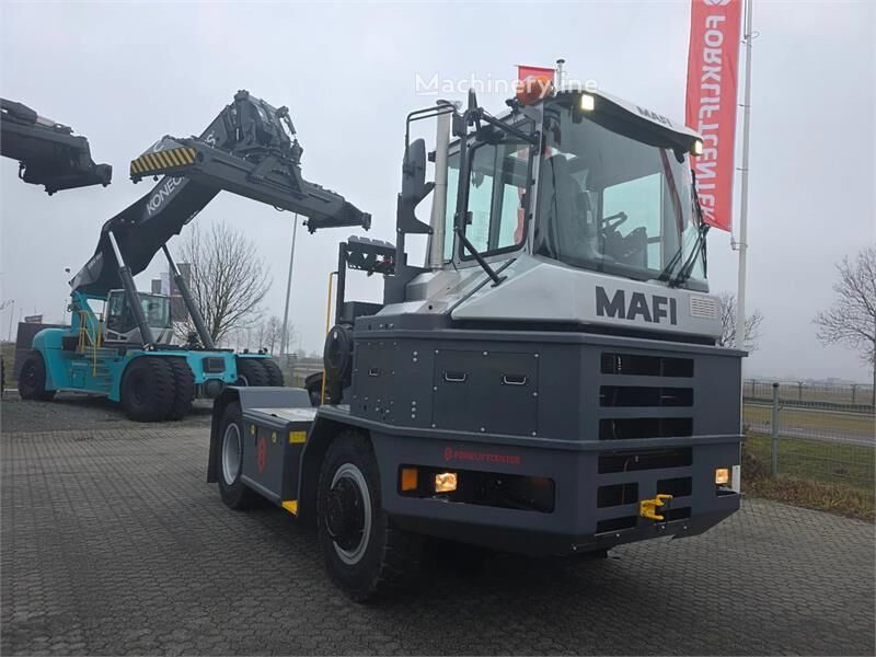Mafi HD445 4x4 terminalni tegljač