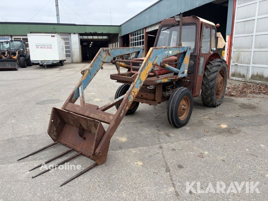 Prodaje se Massey Ferguson 135 traktor točkaš na aukciji