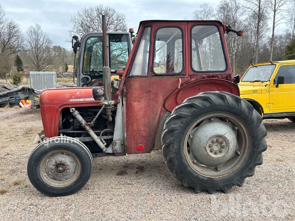 Prodaje se Massey Ferguson 35 traktor točkaš na aukciji