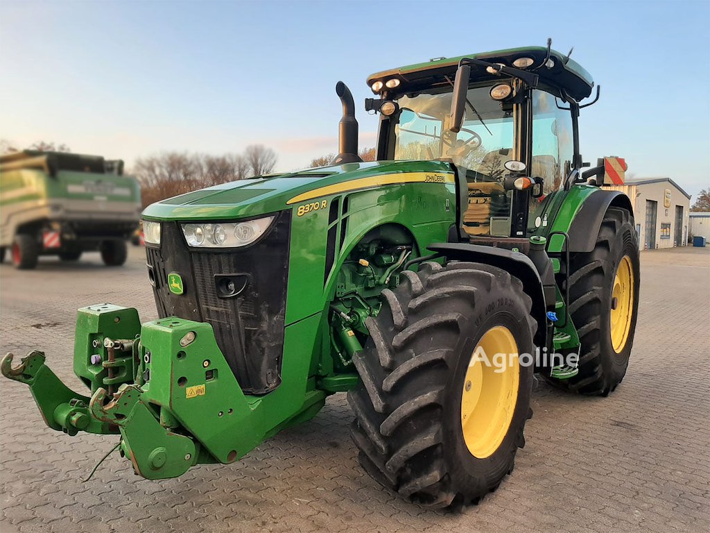 John Deere 8370 R traktor točkaš