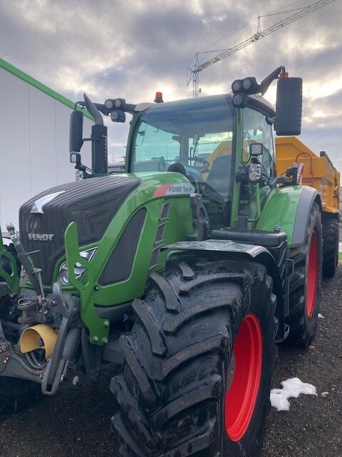 Fendt 718 Vario S4 Profi traktor točkaš