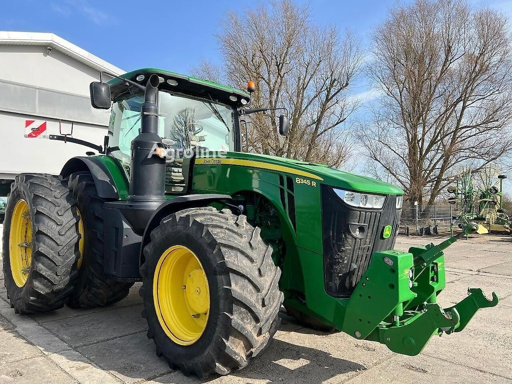 John Deere 8345R e23 traktor točkaš