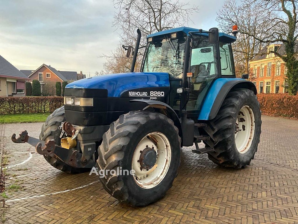 Prodaje se New Holland 8260 traktor točkaš na aukciji