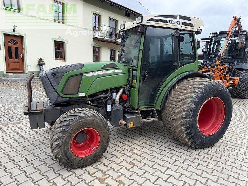 Fendt vario 211 p nature green traktor točkaš
