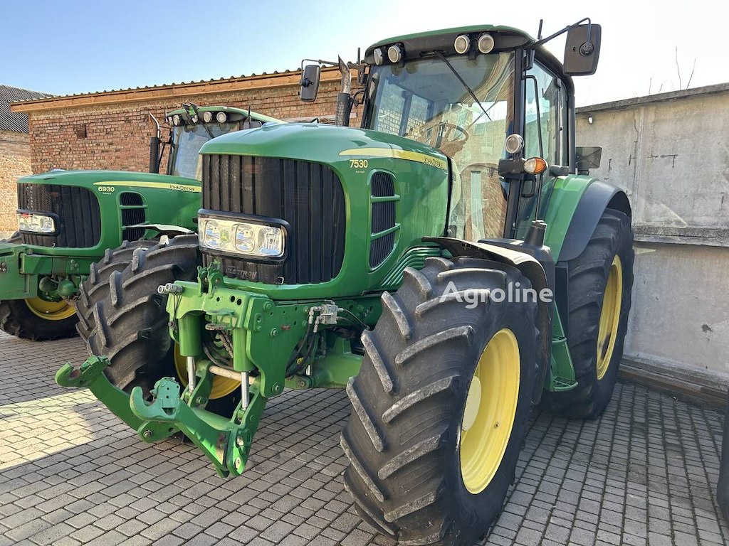 John Deere 7530 traktor točkaš