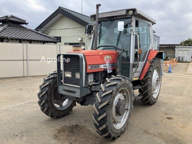 Massey Ferguson TRACTOR(Massey Ferguson) traktor točkaš