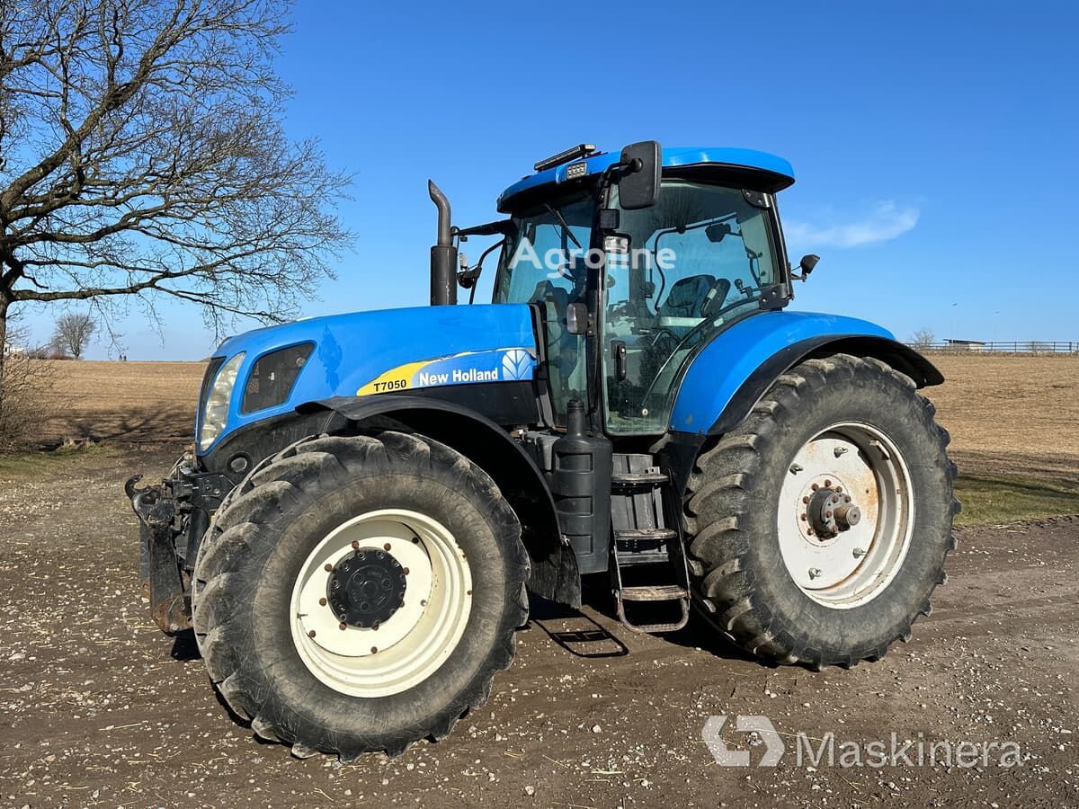 Prodaje se New Holland T7050 traktor točkaš na aukciji