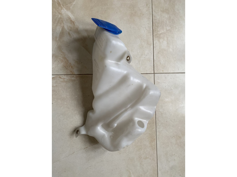 VW Pasat - Boca za pranje sofer-sajbne - novo -