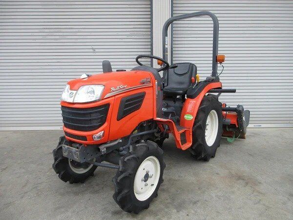 Kubota TRACTOR(Kubota) mototraktor