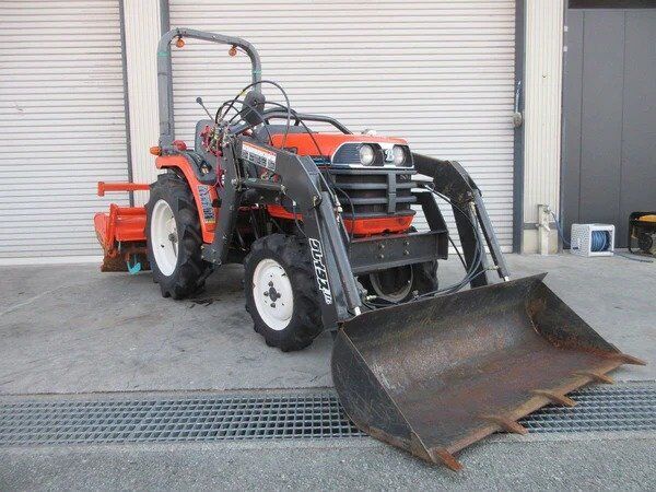 Kubota TRACTOR(Kubota) mototraktor