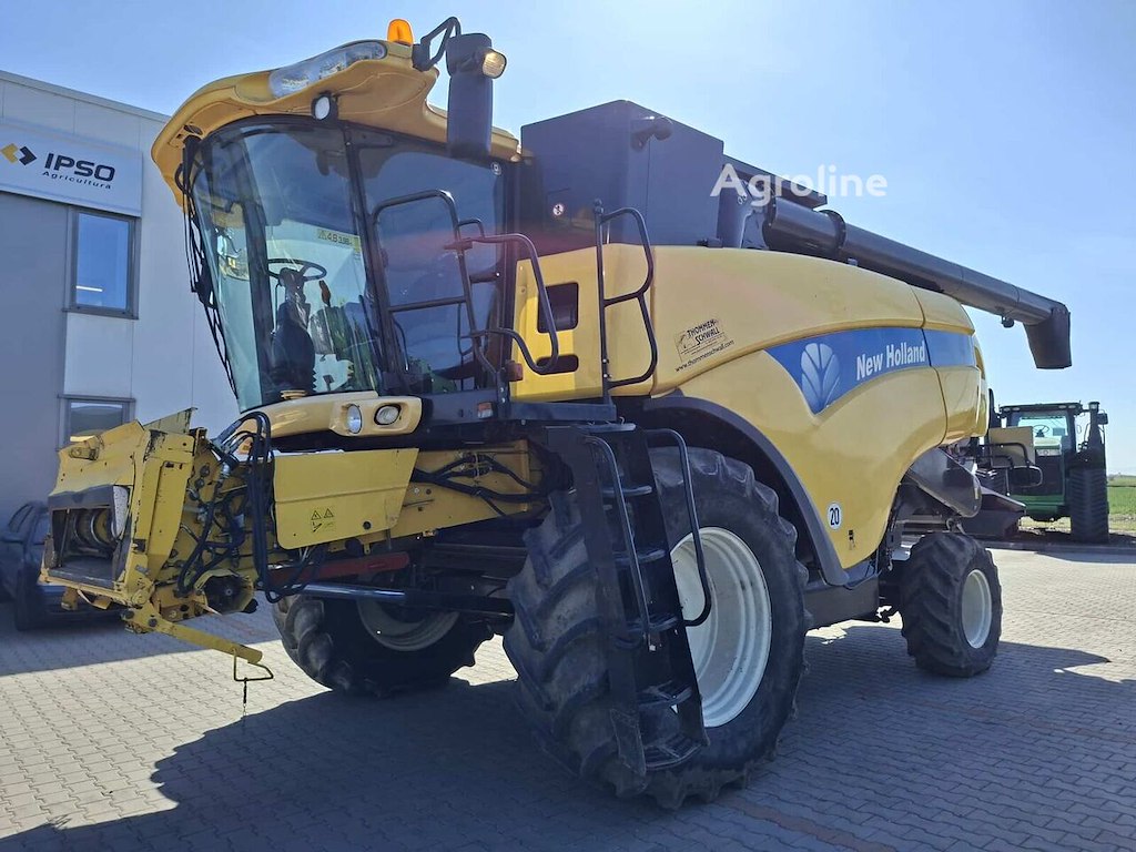 New Holland CX8080 + Header paioase kombajn za žito