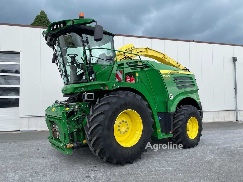 Prodaje se John Deere 8500i krmni kombajn na aukciji