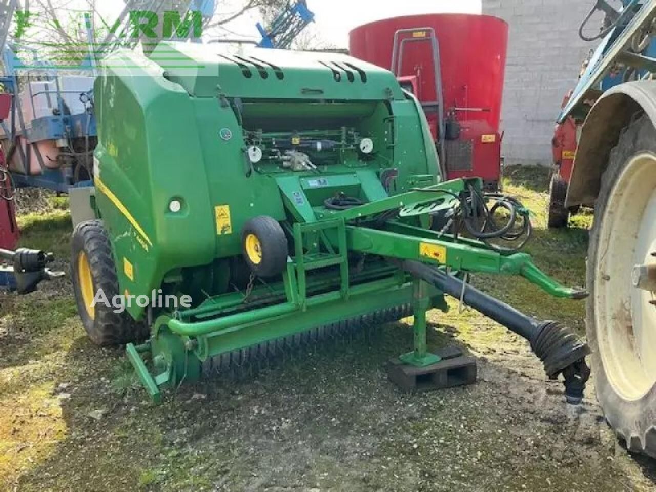 John Deere f440r balirka za četvrtaste bale