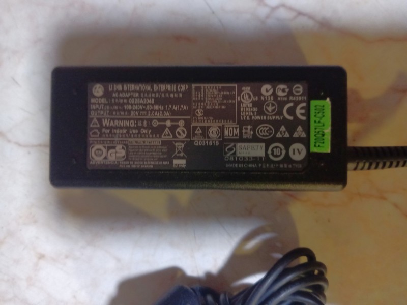 LiShin 0225A2040 20v2a punjac za laptop