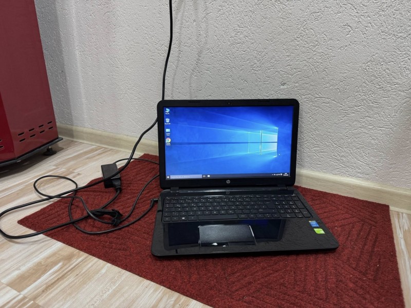 HP laptop 15” - Intel i3 - 8 GB RAM - HDD 500 GB