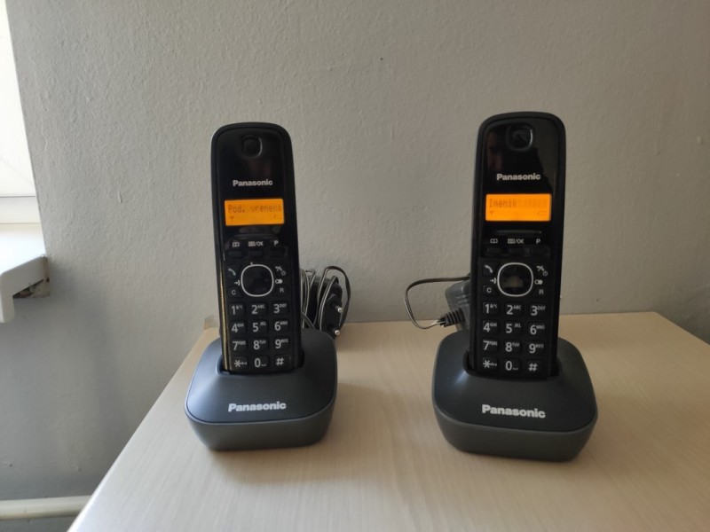 Panasonic bezicni telefon sa 2 slusalice KxTg1611fx