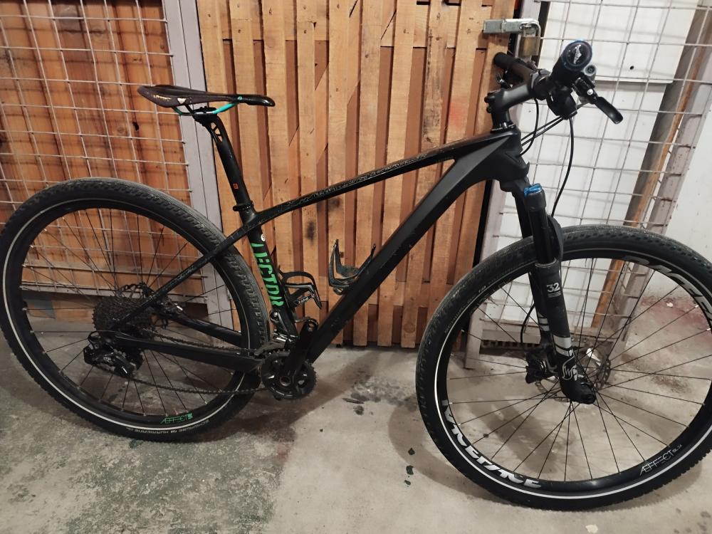 Ghost lector carbon 29
