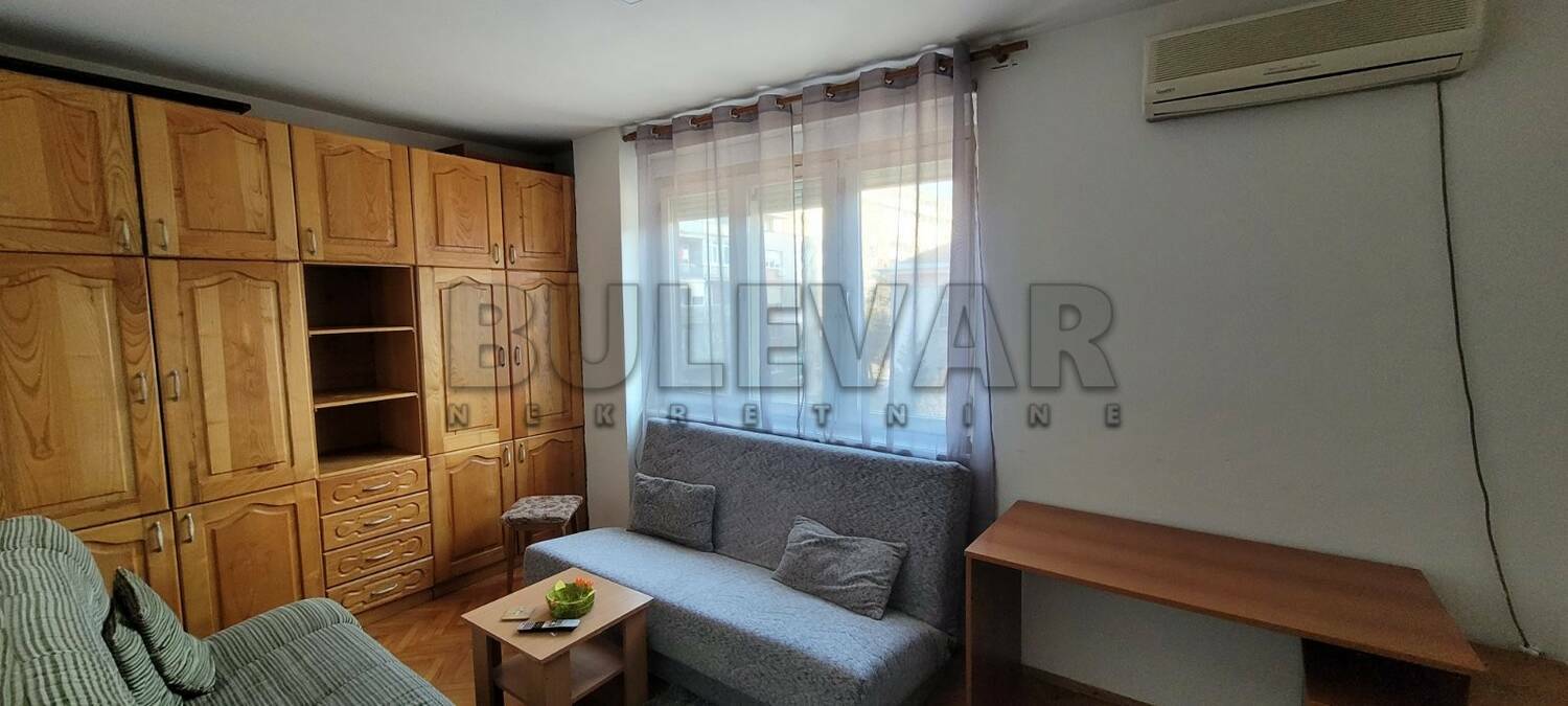 Jednosoban stan, Niš - Centar | Izdavanje · 33m² · 250€