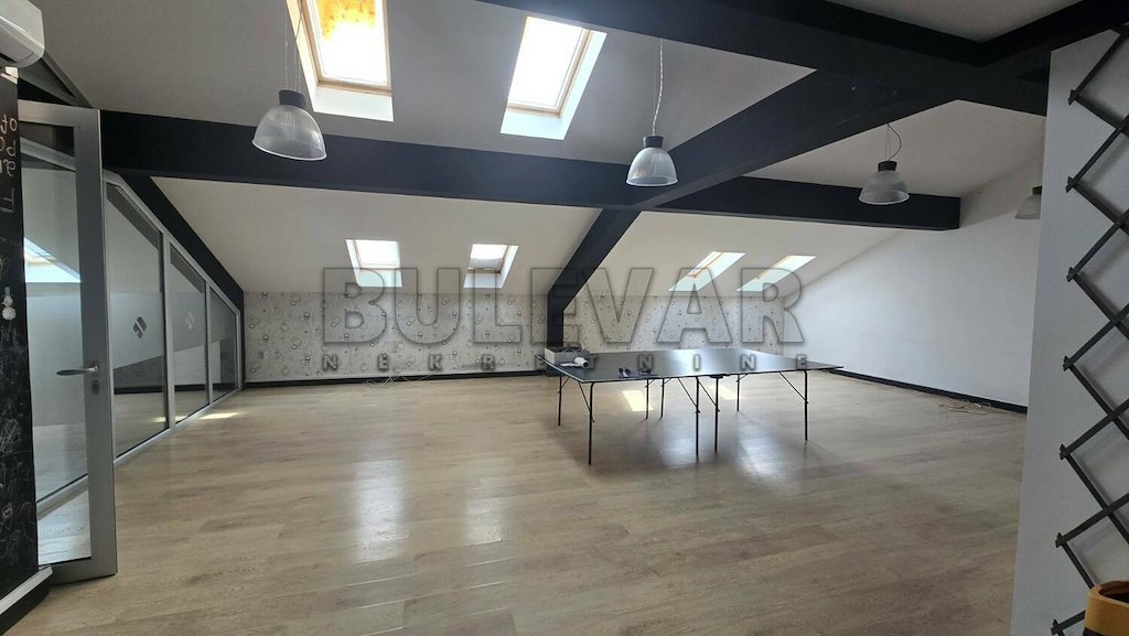 Poslovni prostor / Lokal, Niš - Centar | Izdavanje · 160m² · 1.200€