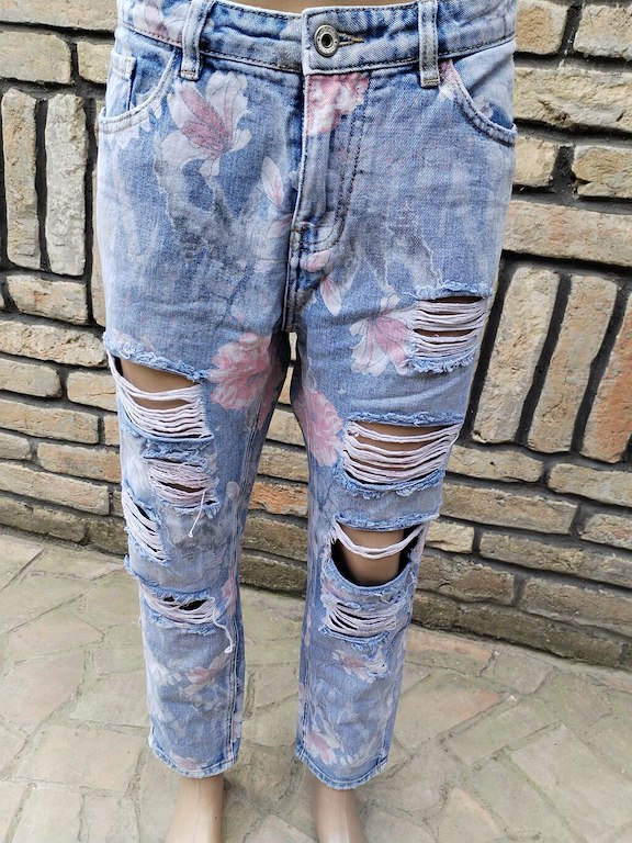 Farmerke – veličina L - Model: svetloplave teksas farmerke sa