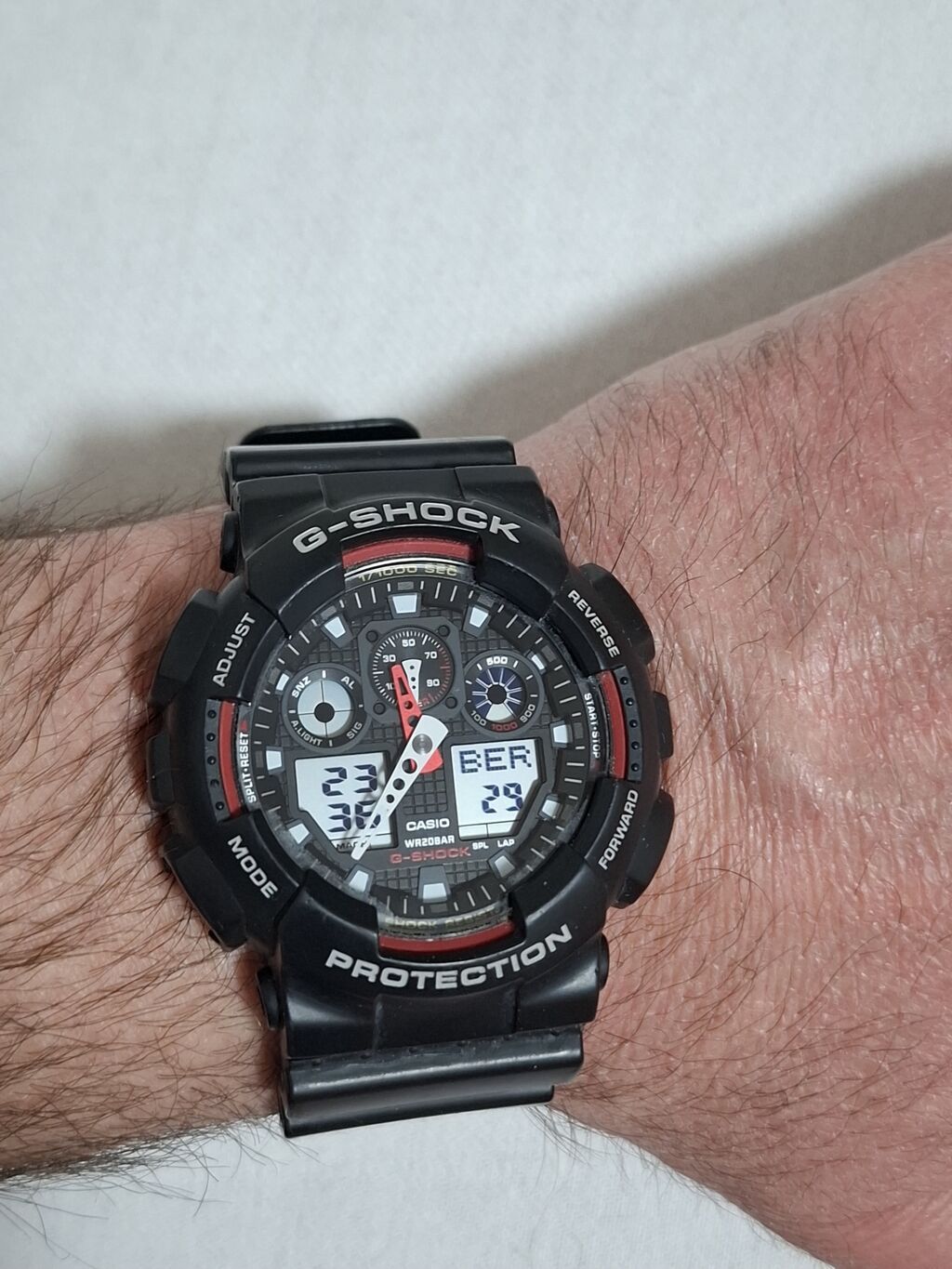 Casio G-Shock sportski ručni sat (analogno-digitalni) - Robusno