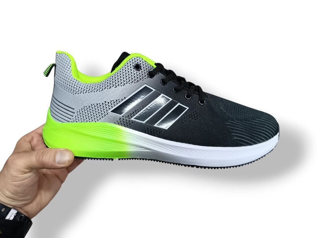 Adidas Marathon / 2026 VELIKI BROJEVI 47-50 Cena: 3700 din US