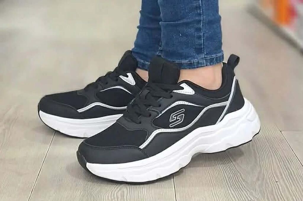 Skechers 36-41 Cena 2900 din D
