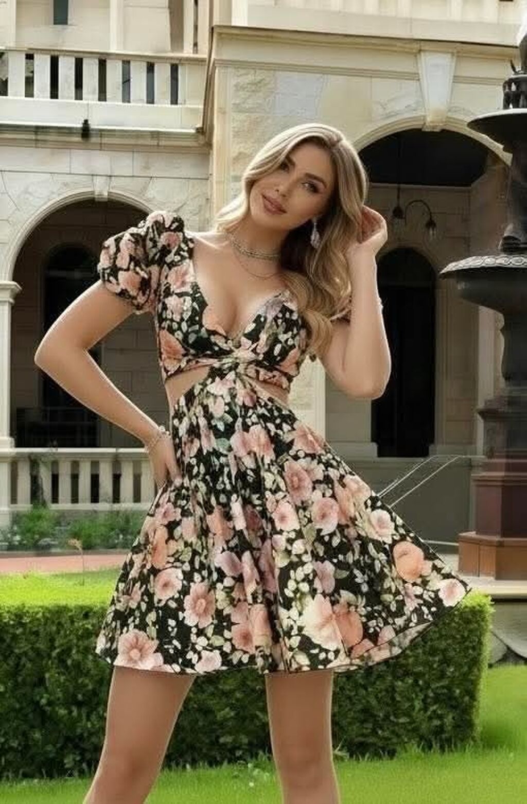 Floral mini haljina sa puf rukavima i vezivanjem na leđima - Kroj