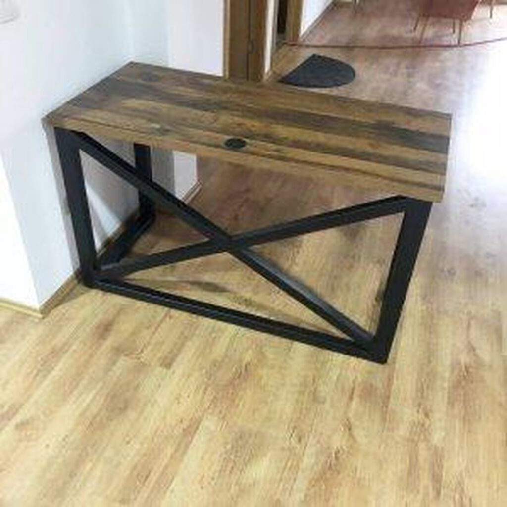 KOMPJUTERSKI STO MODEL M2 | Izrada nameštaja po meri Drvo&metal