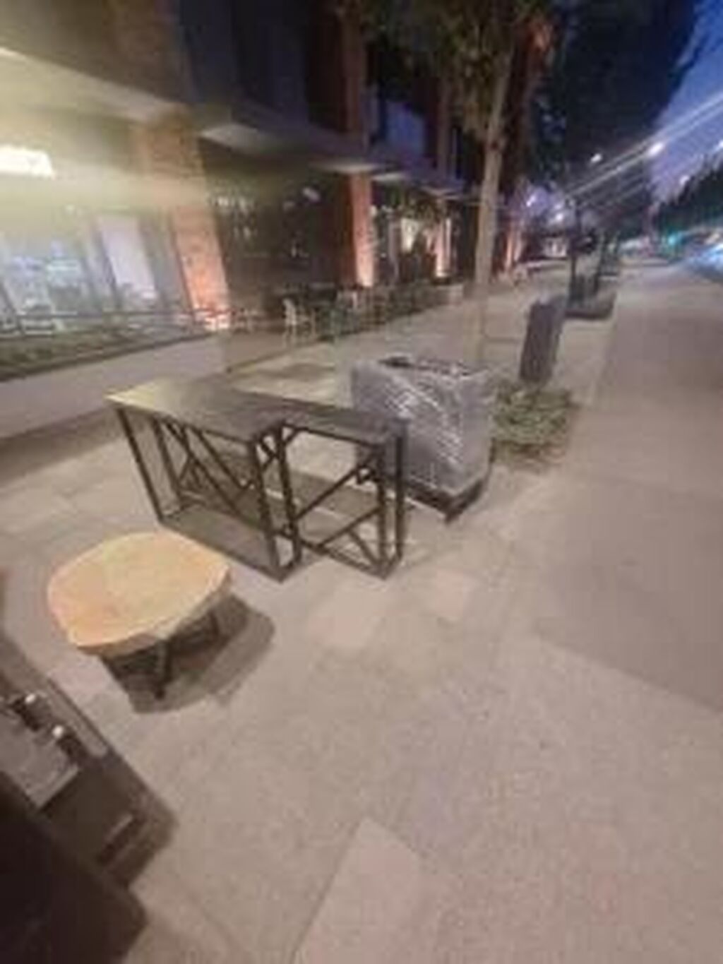NAMEŠTAJ ZA BUTIKE I POSLOVNE PROSTORE LUX771 |