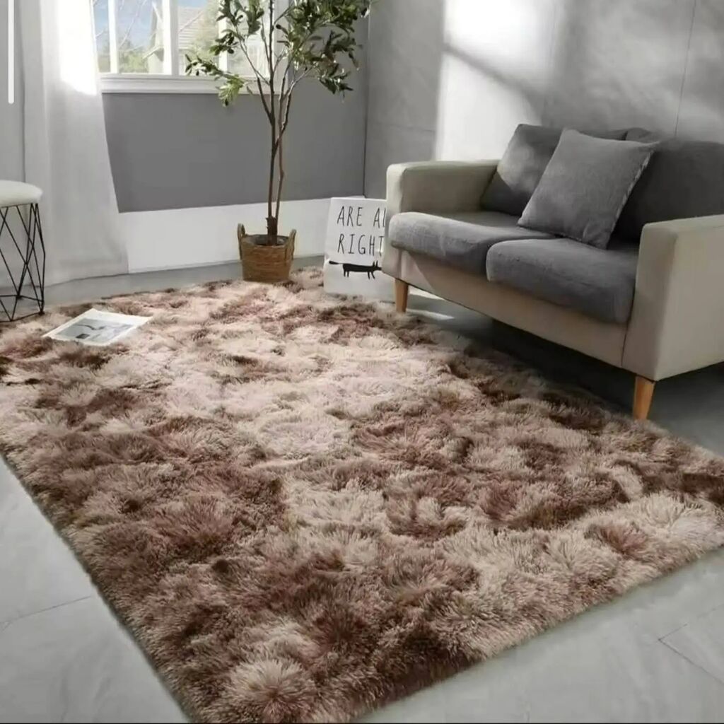 Mekani plišani tepih za dnevnu sobu 200x140cm- 5000din 120x160cm-