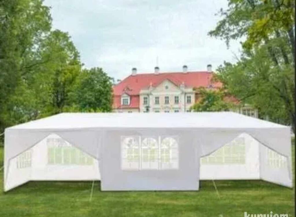 Beli Paviljon Party 3x9m – Savršen za zabave i događaje na otvorenom!
