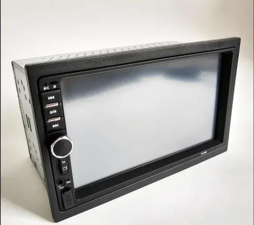 Multimedijalni auto radio 2DIN – model 7018B - Ekran: 7" TFT touch