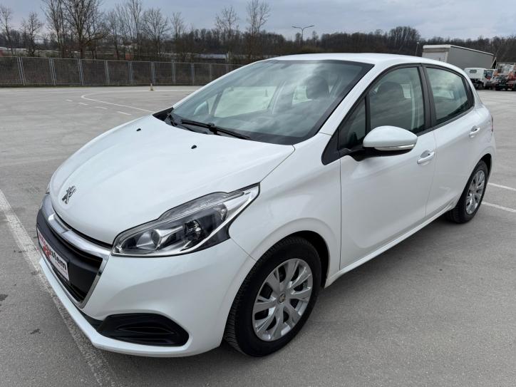 Peugeot 208 1.2 KREDITI NA LICU MESTA