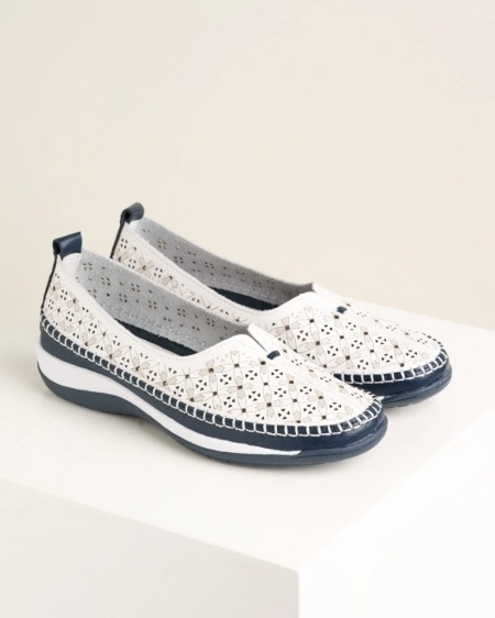 Kožne ženske cipele 25197 bele