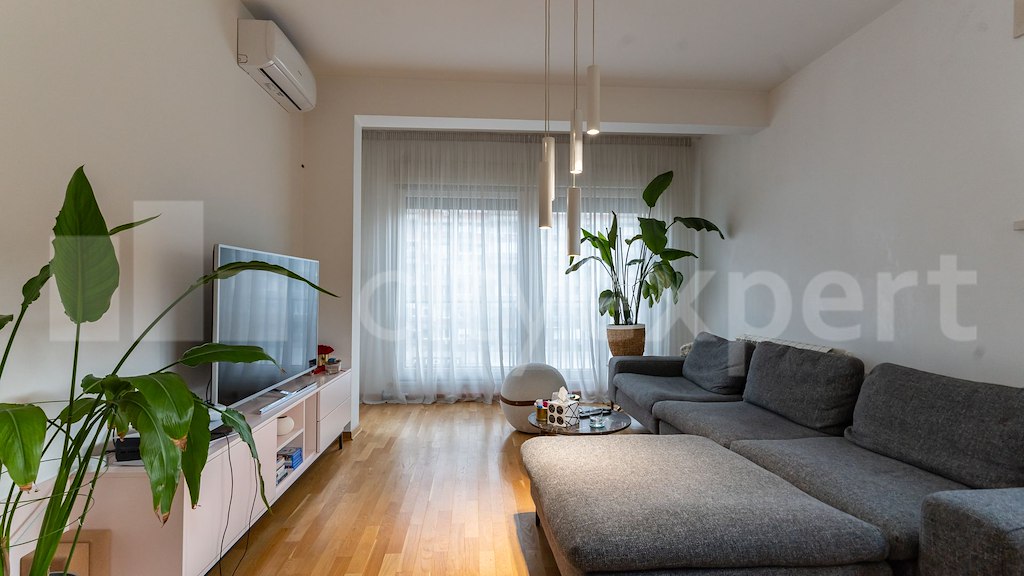 Stan za izdavanje BEZ PROVIZIJE: Dvoiposoban, 82m², Južni bulevar, Vračar - 1200€