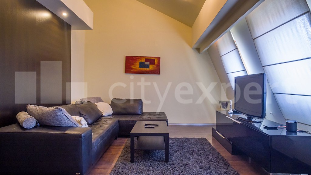 Stan za izdavanje BEZ PROVIZIJE: Trosoban, 94m², Kneginje Ljubice, Stari grad - 1500€