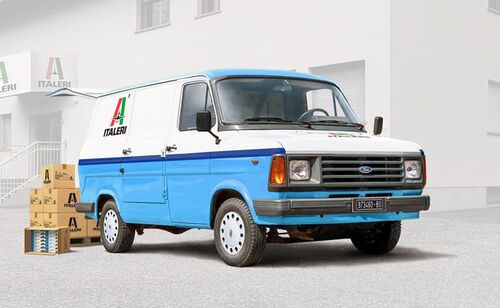 NEW! Italeri 3975 Ford Transit - Italeri
