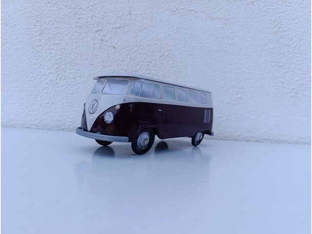 Volkswagen kombi limeni - Official - Christian Delorme