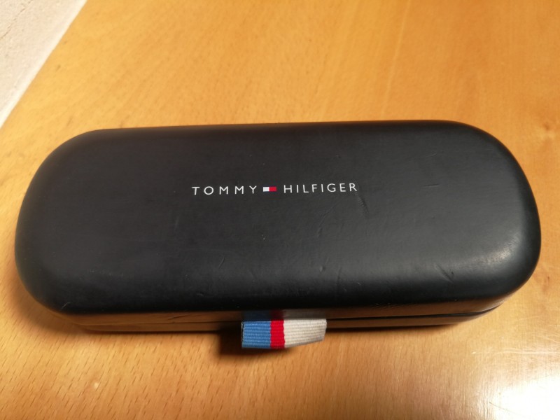 TOMMY HILFIGER kutija za naocare