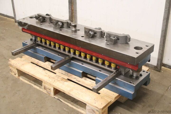 Dvostubni alat za probijanje
unbekannt 1400/820/H380 mm Hub 20 mm