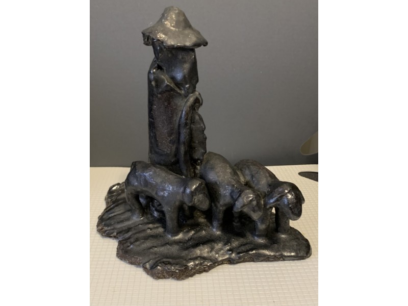 KERAMIČKA FIGURA SA PATINOM BRONZE 19 CM