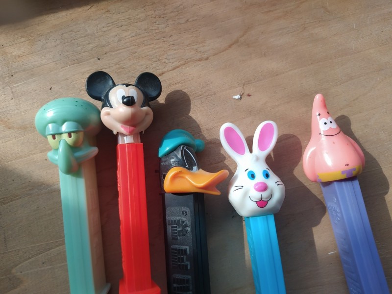 PEZ FIGURICE
