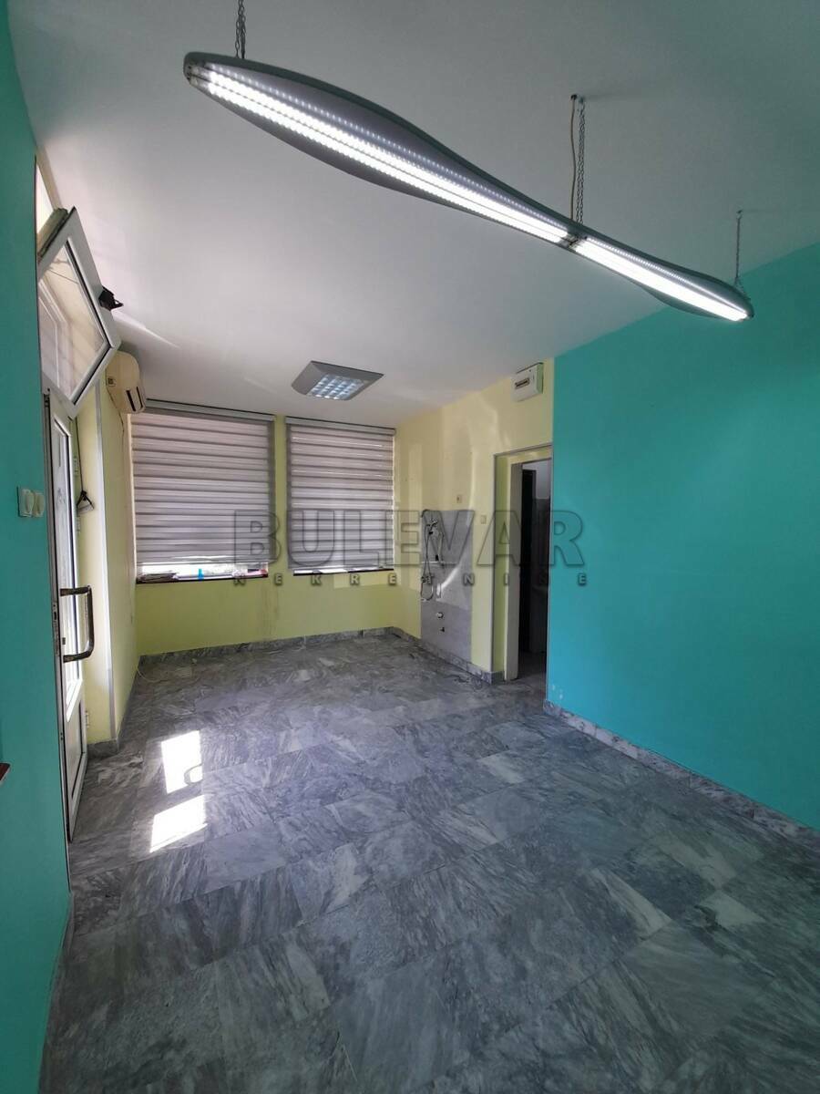 Poslovni prostor / Lokal, Niš - Čalije | Izdavanje · 19m² · 200€